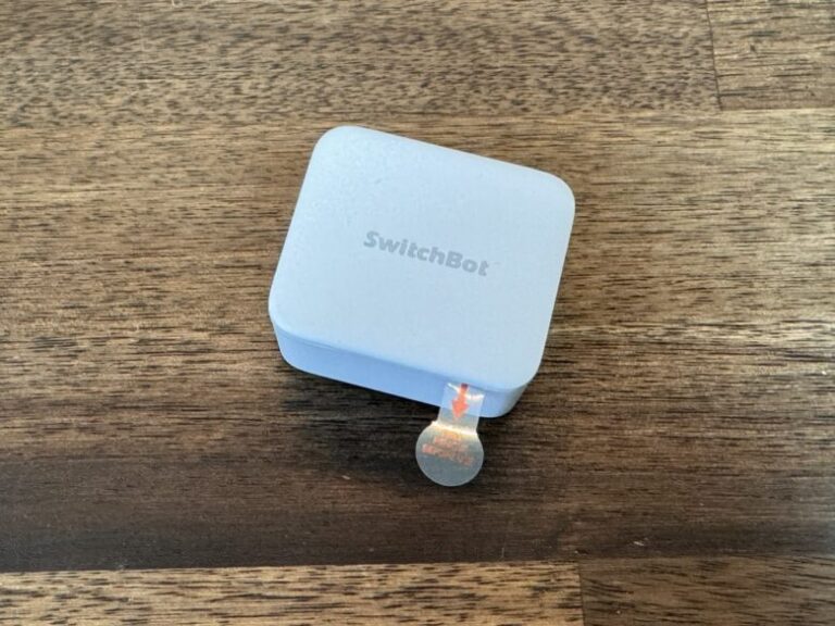 SwitchBotボットレビュー：外出先からも離れた場所のスイッチを押せる指ロボット | mitsu-blog