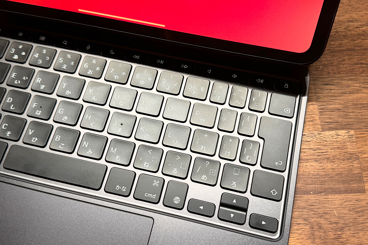 iPad Pro M4 Magic Keyboardレビュー：購入前に知っておくべき全てのポイント | mitsu-blog