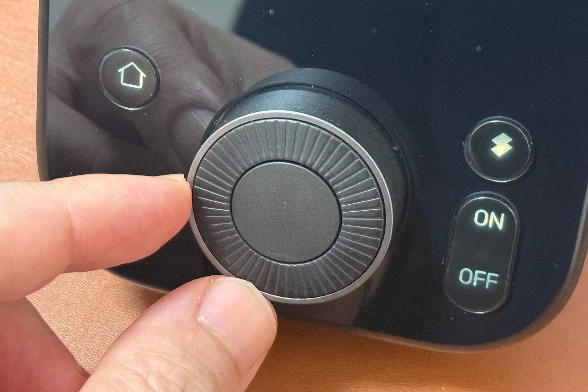 【体験レビュー】SwitchBotハブ3で叶う理想のスマートホーム！未来感あふれる新機能を徹底解説 | mitsu-blog